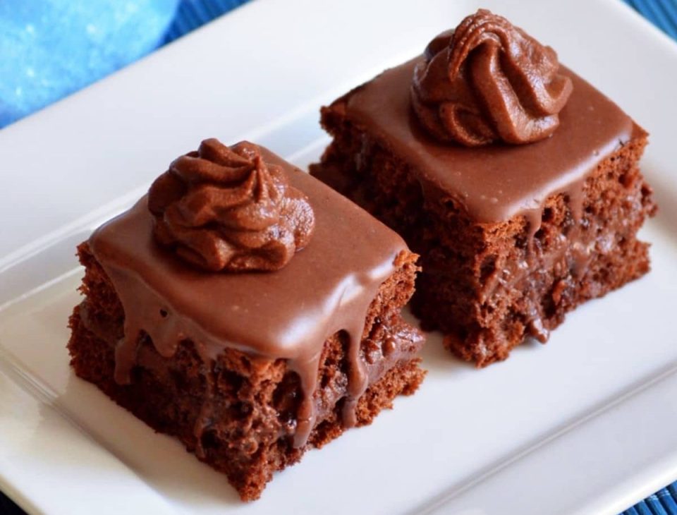 Amandine (Romanian Chocolate Cake) - Chef's Pencil