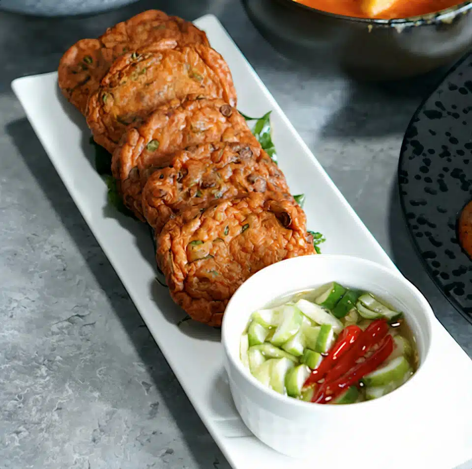 Thai Fish Cakes w/ Sweet & Spicy Sauce (Tod Mun Pla)